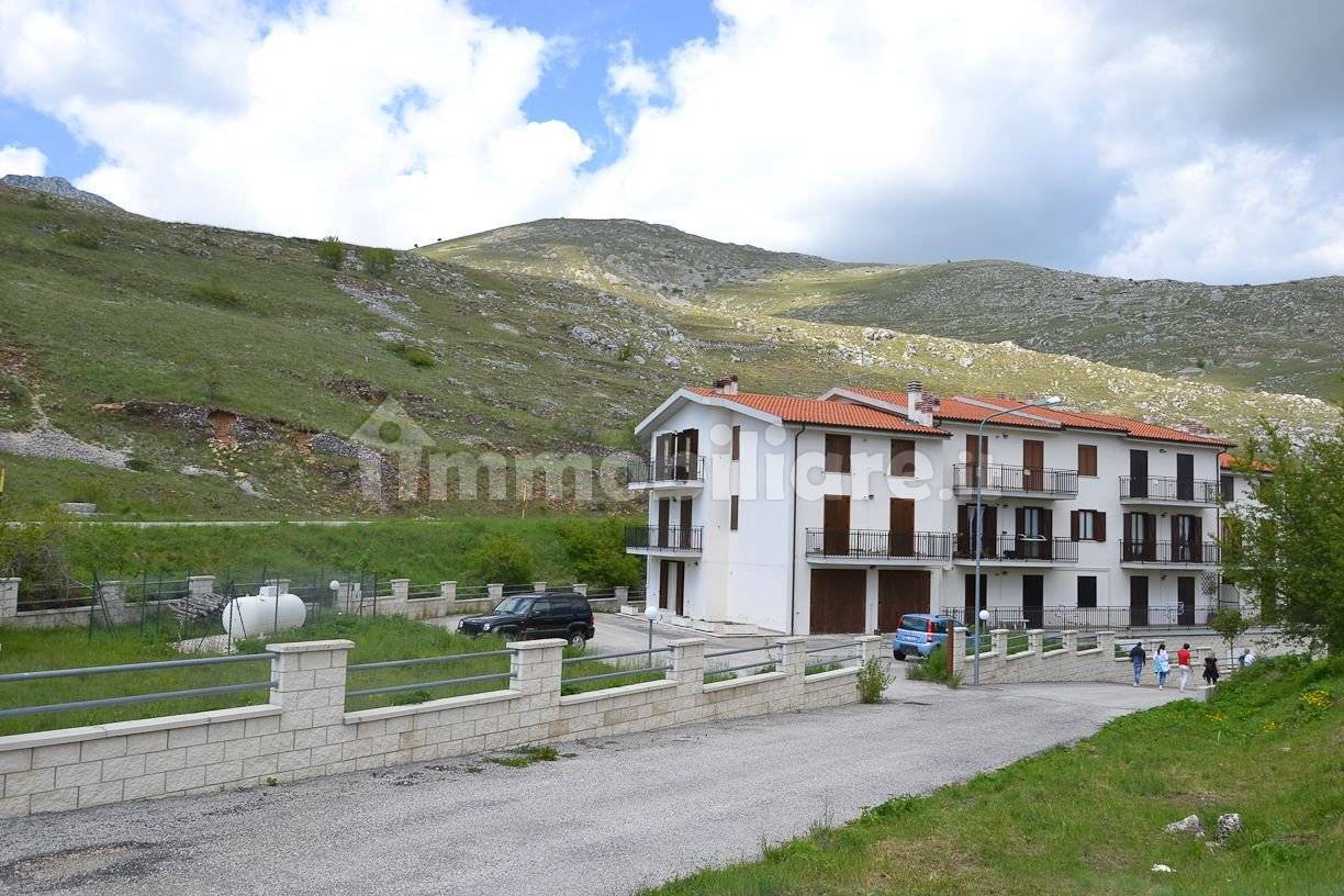 Trilocale via Campo Imperatore 10, Castel del Monte