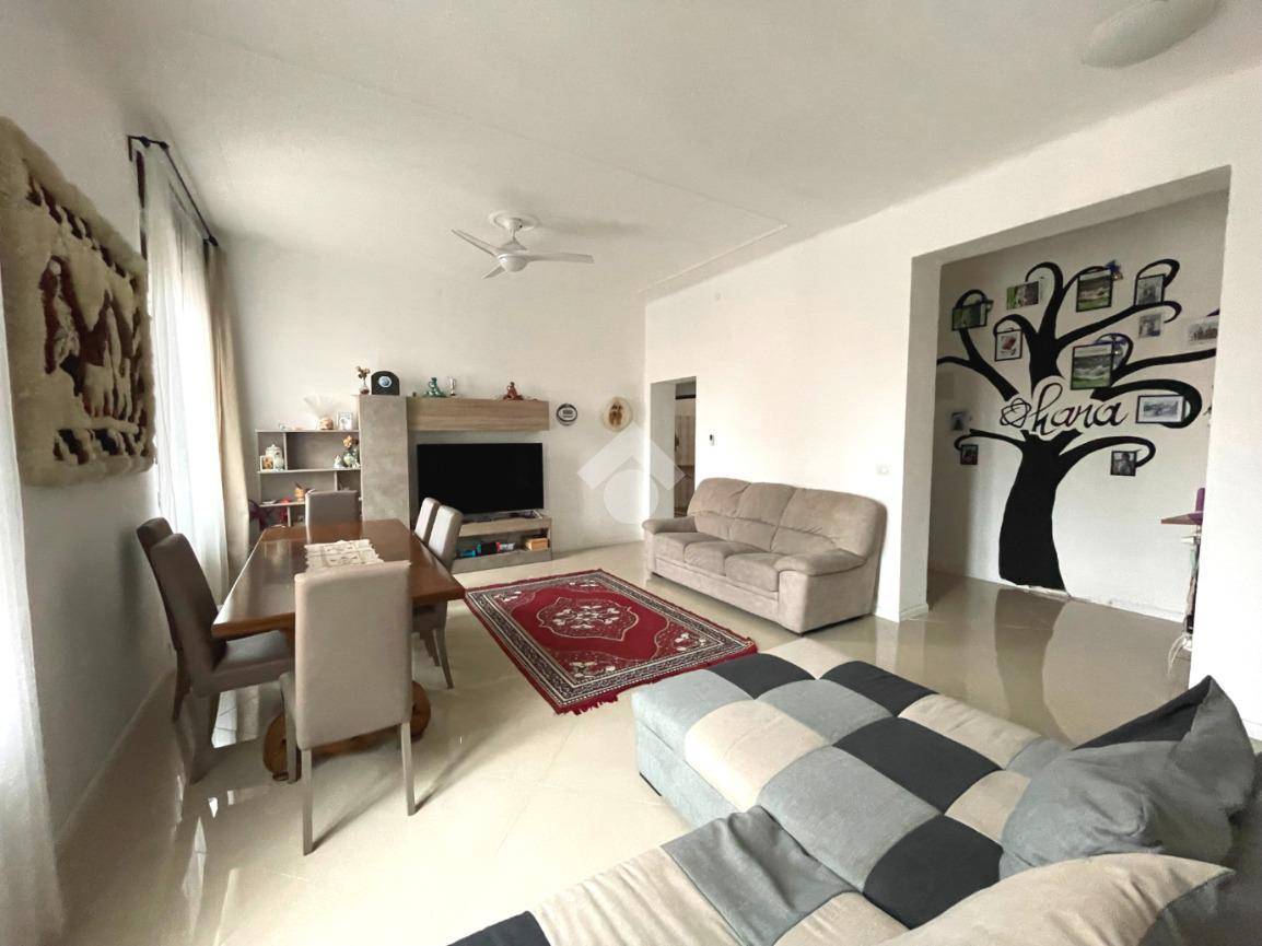 Quadrilocale buono stato, secondo piano, Saronno