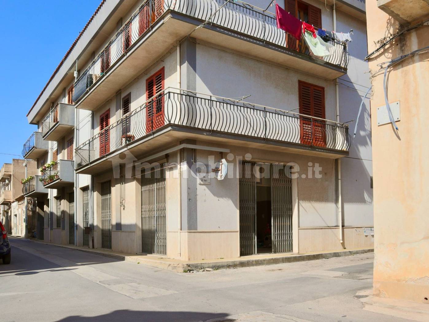 Locale commerciale in Vendita