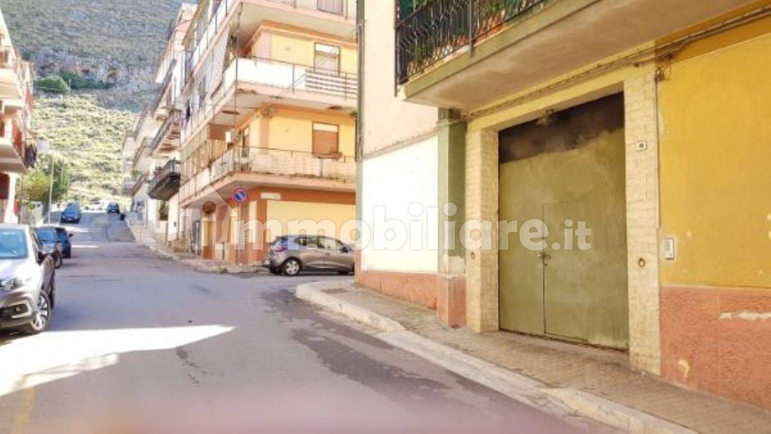 Locale commerciale in Vendita