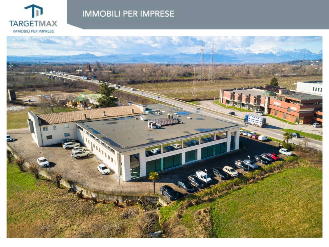 Locale commerciale in Vendita