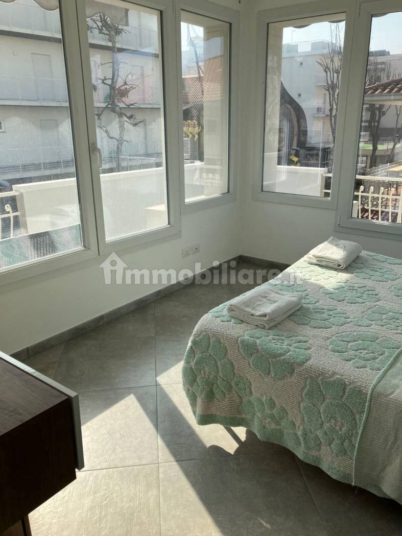 Trilocale ottimo stato, secondo piano, Marebello, Rimini