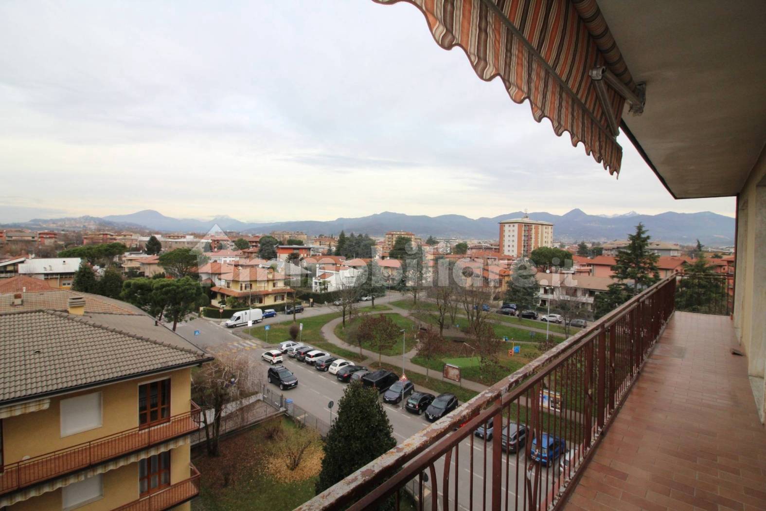 Trilocale via Giosuè Carducci 1, Seriate