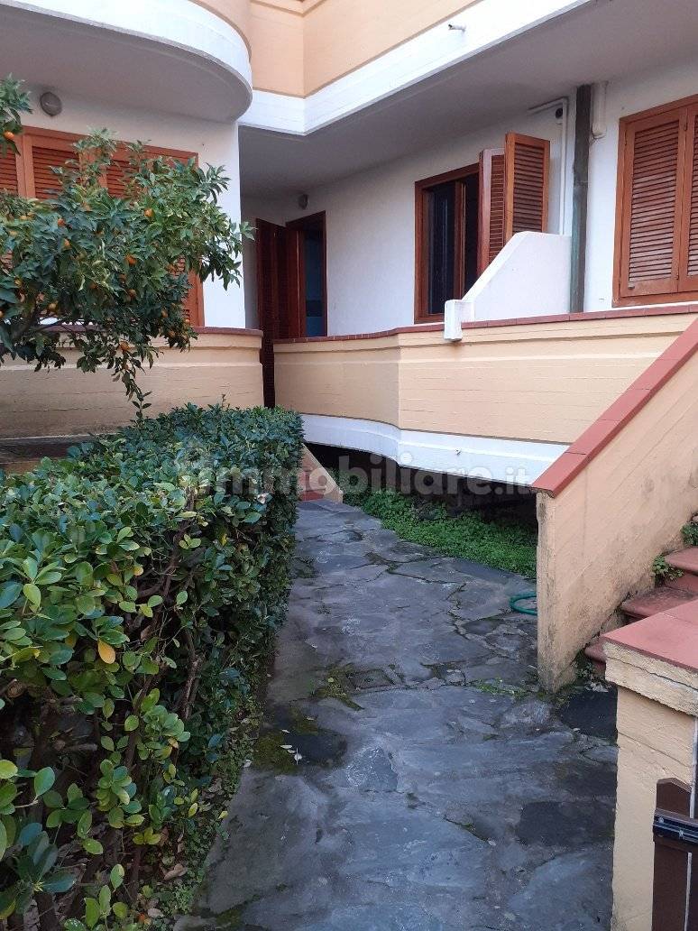 Trilocale via Padova, Marina di Massa Centro, Massa