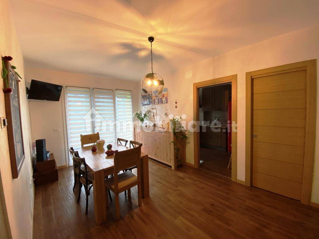 Trilocale via delle Rogge, Rozzano