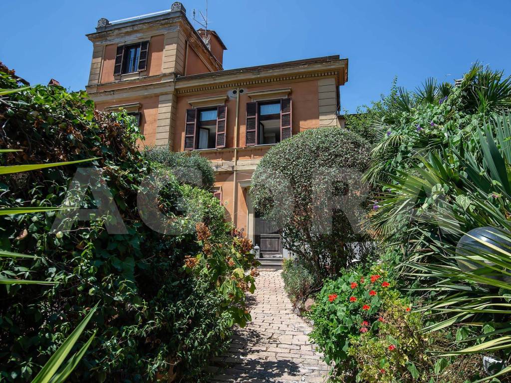Vendita Terratetto plurifamiliare in via Trionfale Roma. Buono stato ...