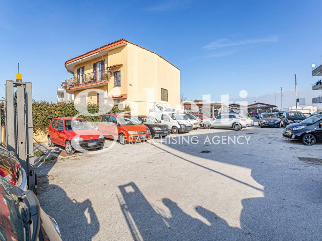 Capannone via Palermo, 43, Villaricca, rif. 101556139 - Immobiliare.it