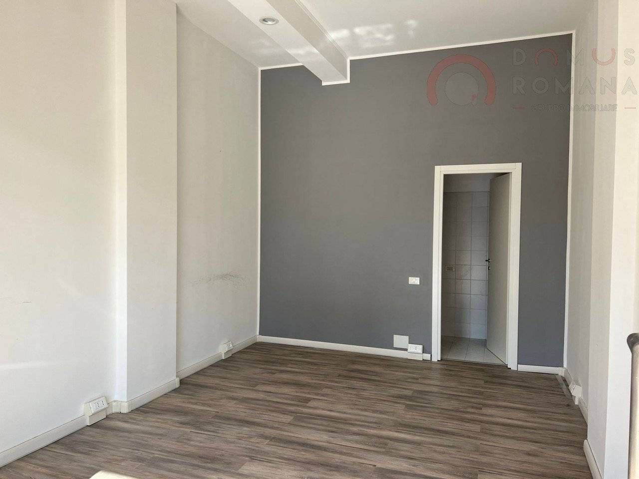 Locale commerciale in Vendita