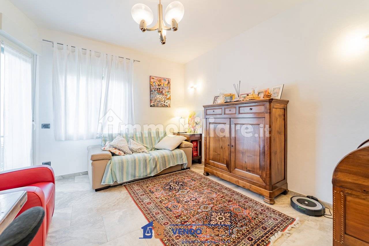 Quadrilocale via Bagnone 20, Marina di Massa Centro, Massa