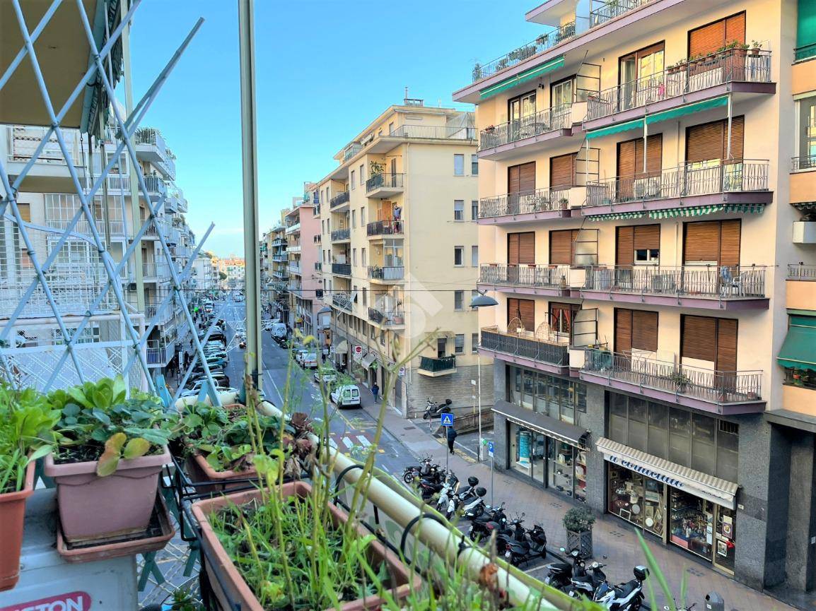 Trilocale via Martiri della Libertà 107, Borgo, Sanremo