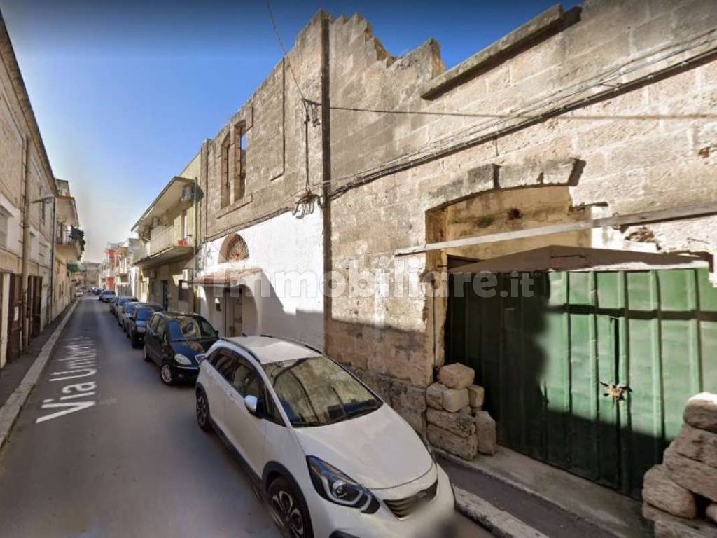 Sale Country house in via Umberto I Taranto. To be refurbished, parking ...