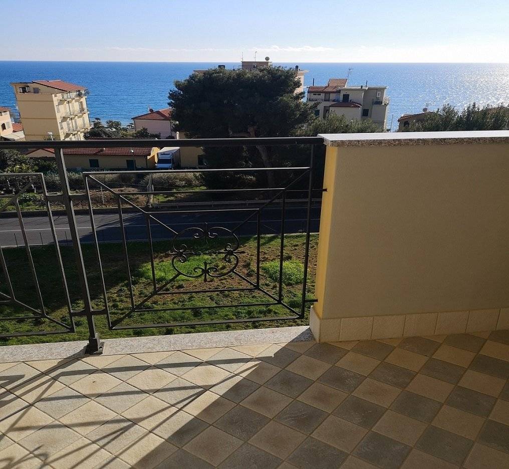 Bilocale nuovo, secondo piano, Riva Ligure