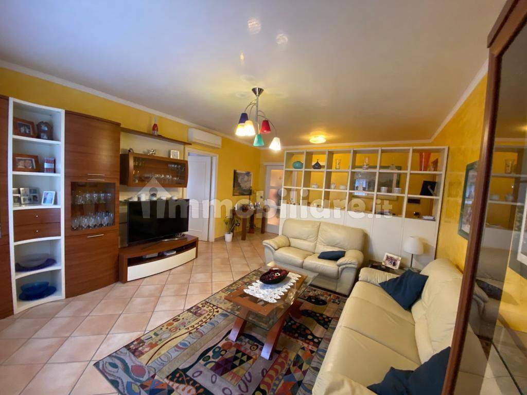 Quadrilocale viale dei Conti Falluc 70A, Santa Maria, Catanzaro