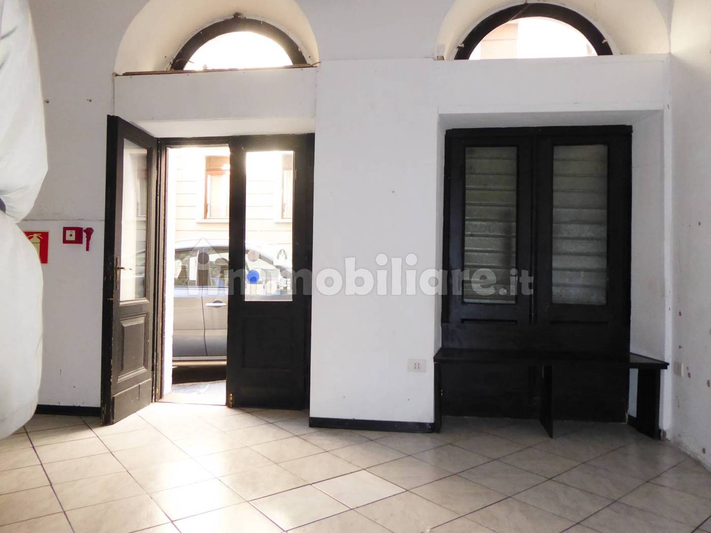 Locale commerciale in Vendita