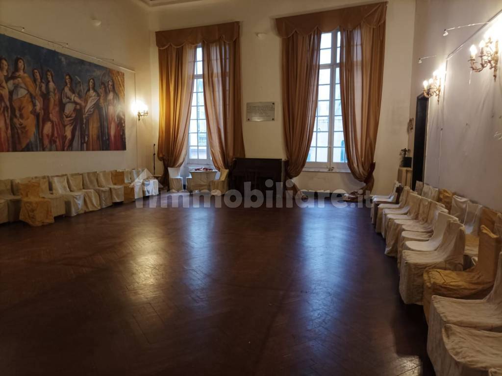 Vendita Appartamento in piazza della Posta.... Genova. Buono stato ...