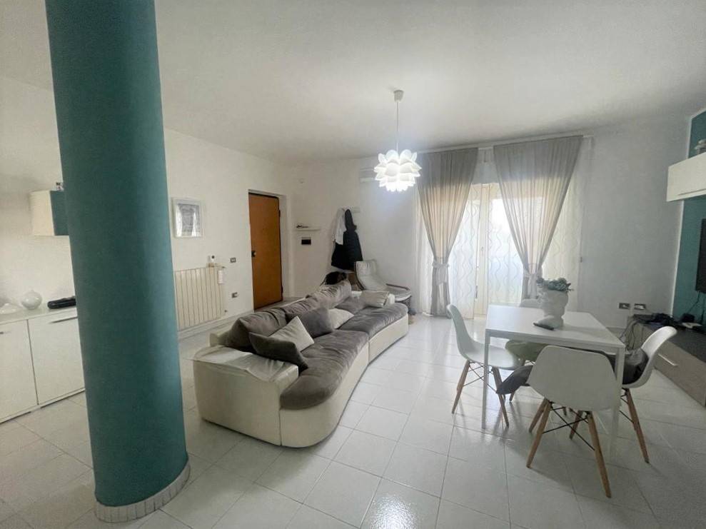 Quadrilocale via Giacomo Matteotti Prolungamento 100, Centro, Sarno