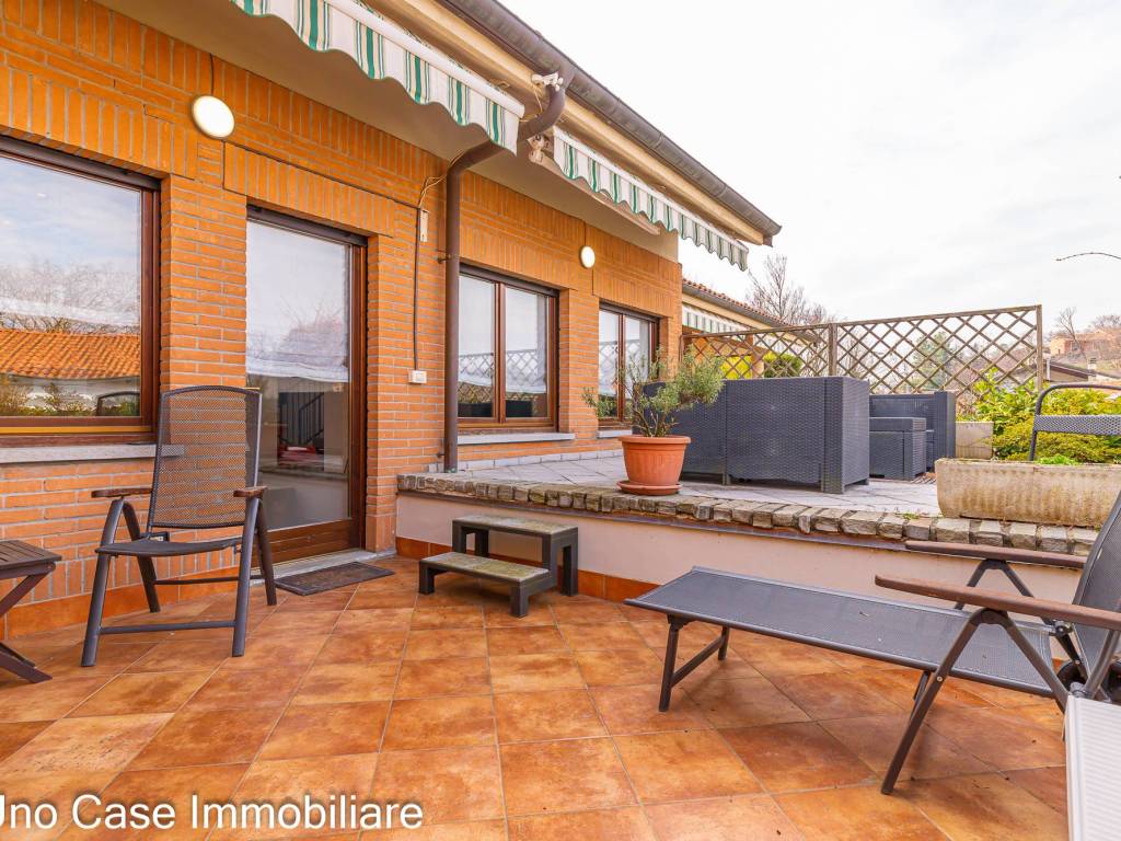 Vendita Villa a schiera Ivrea. Ottimo stato, posto auto, con terrazza ...