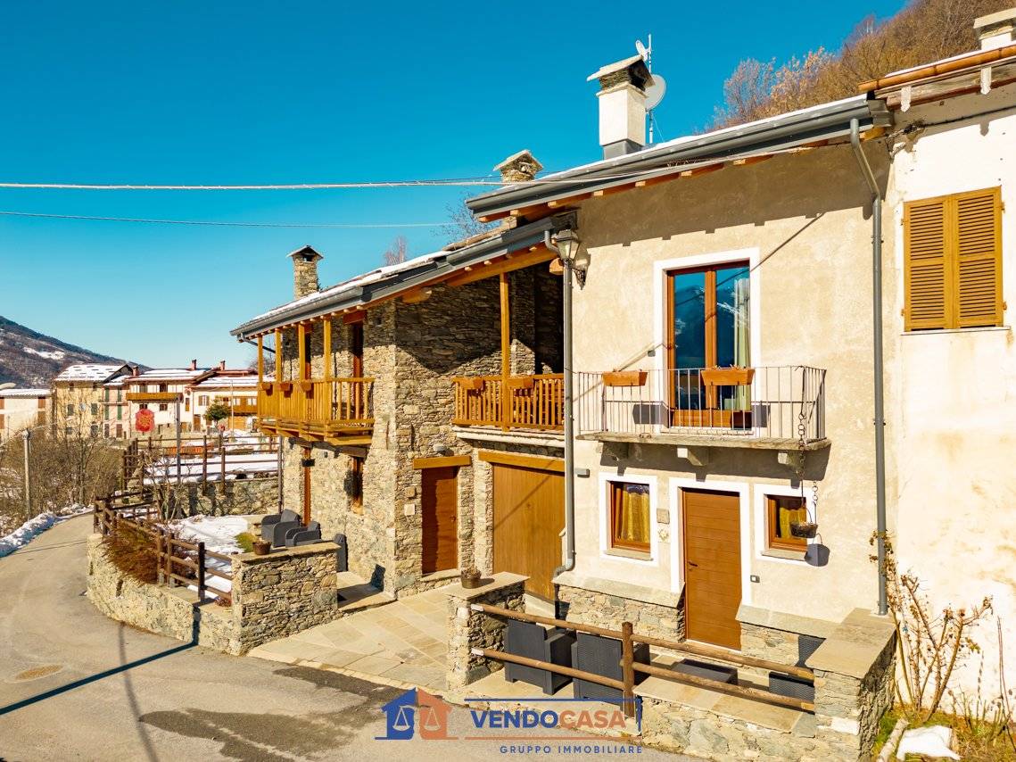 Villa unifamiliare, nuova, 110 m², Centro, Roburent