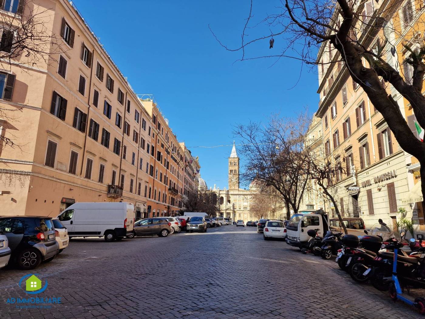 Locale commerciale in Vendita