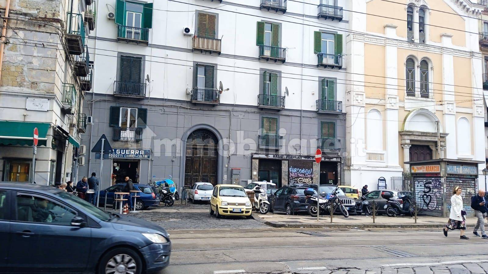 Locale commerciale in Vendita