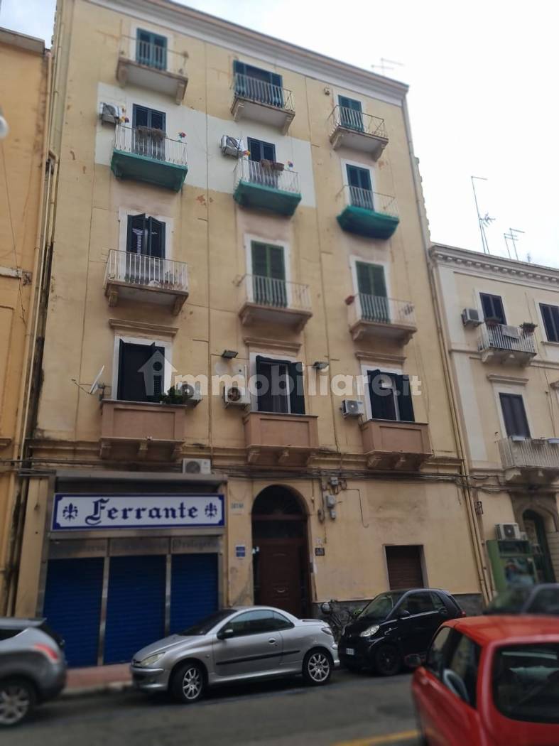 Trilocale via Felice Cavallotti 54, Borgo, Taranto