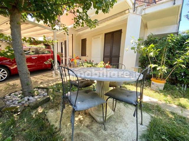 Trilocale ottimo stato, piano terra, Sant&#x27;Aquilina, Rimini