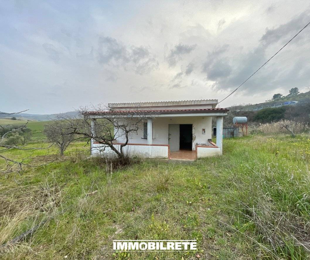 Bilocale da ristrutturare, piano terra, Ferrandina