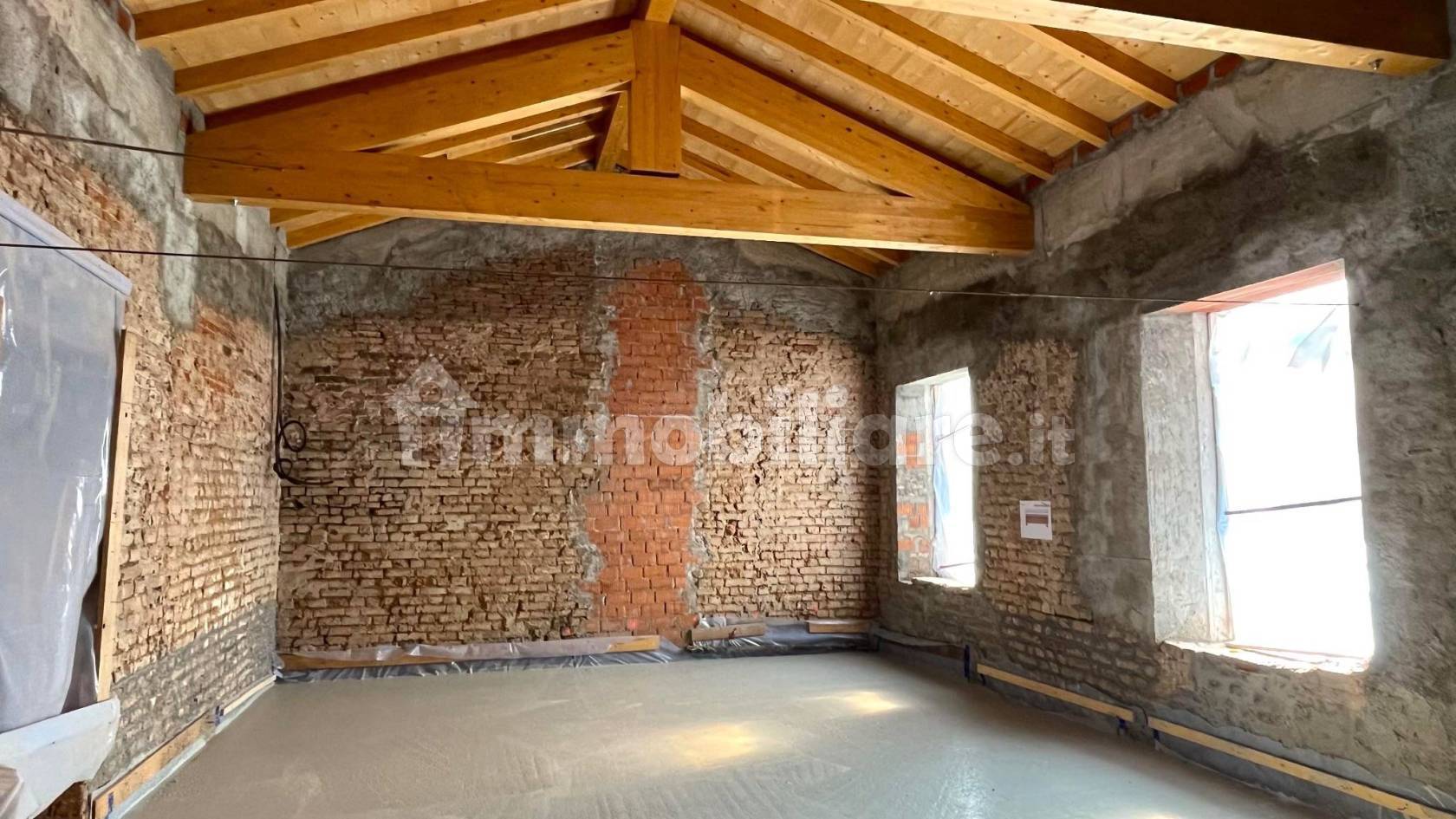 Appartamento via Pietro Azzario 18, Centro Storico, Pavia