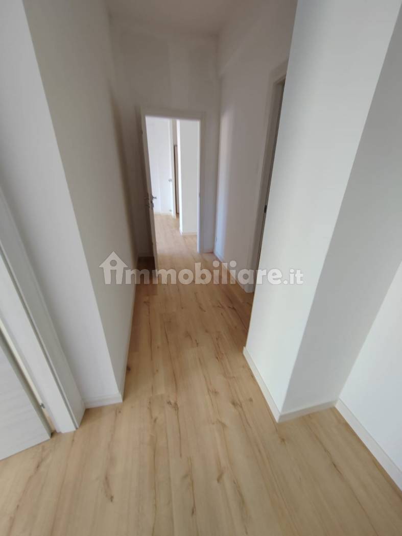 Trilocale via Montebello, Cavour, Ancona