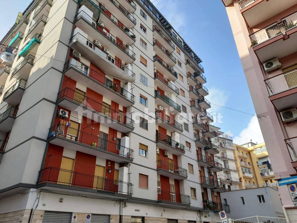 Trilocale via Pola, 72, Tre Carrare, Taranto