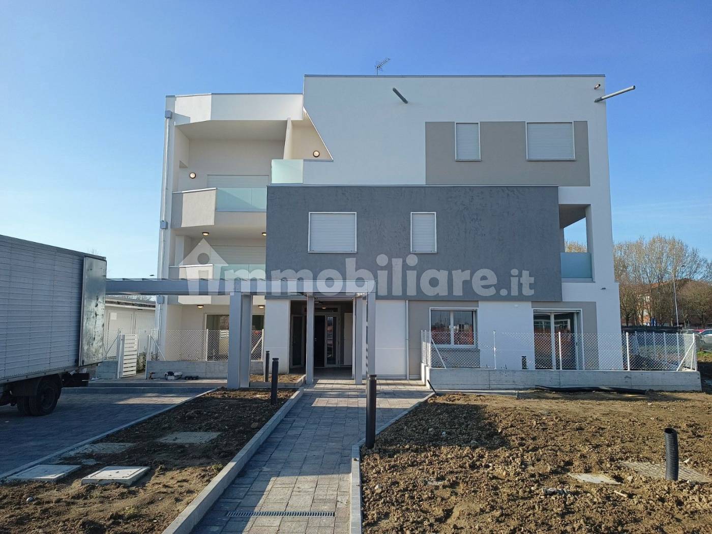 Quadrilocale via Cento 41, Centro, San Giovanni in Persiceto