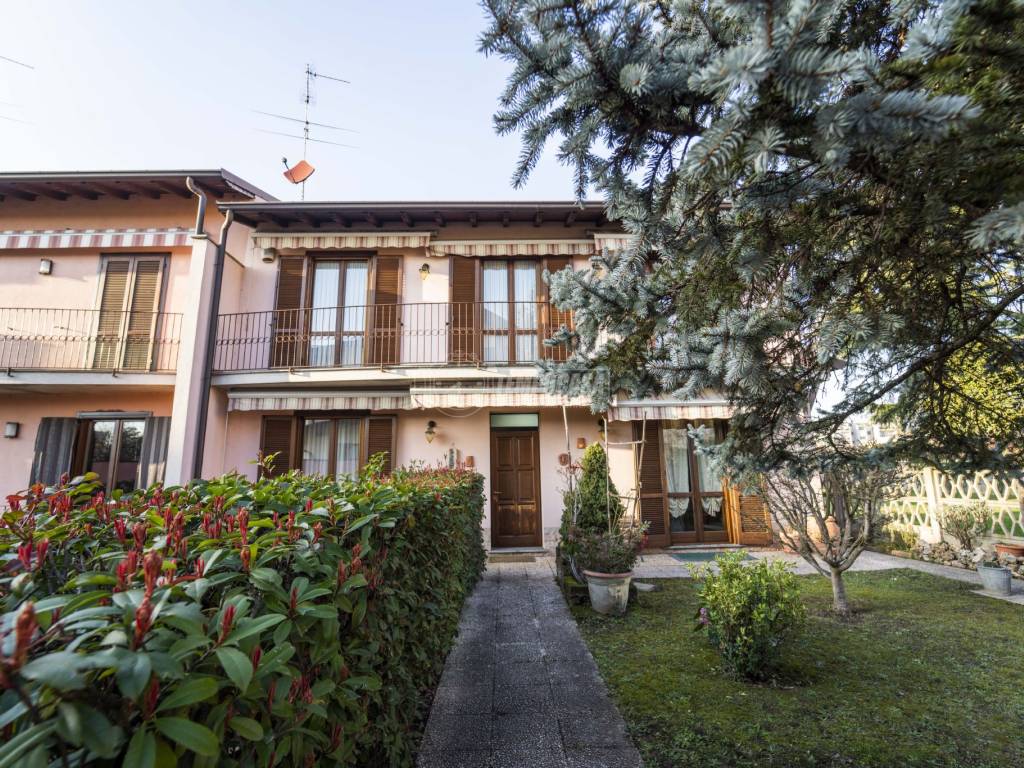 Vendita Villa a schiera in corso Genova 100 Vigevano. Buono stato ...