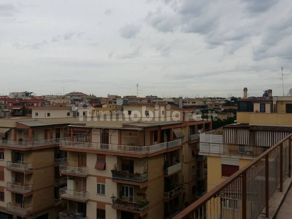 Vendita Attico in via Pietro Adami Roma. Buono stato, con terrazza, rif ...