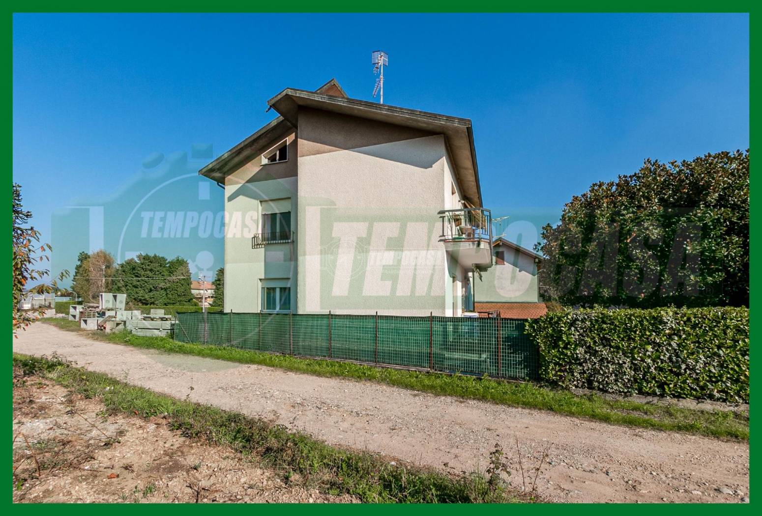 Trilocale via Europa, Centro, Angera