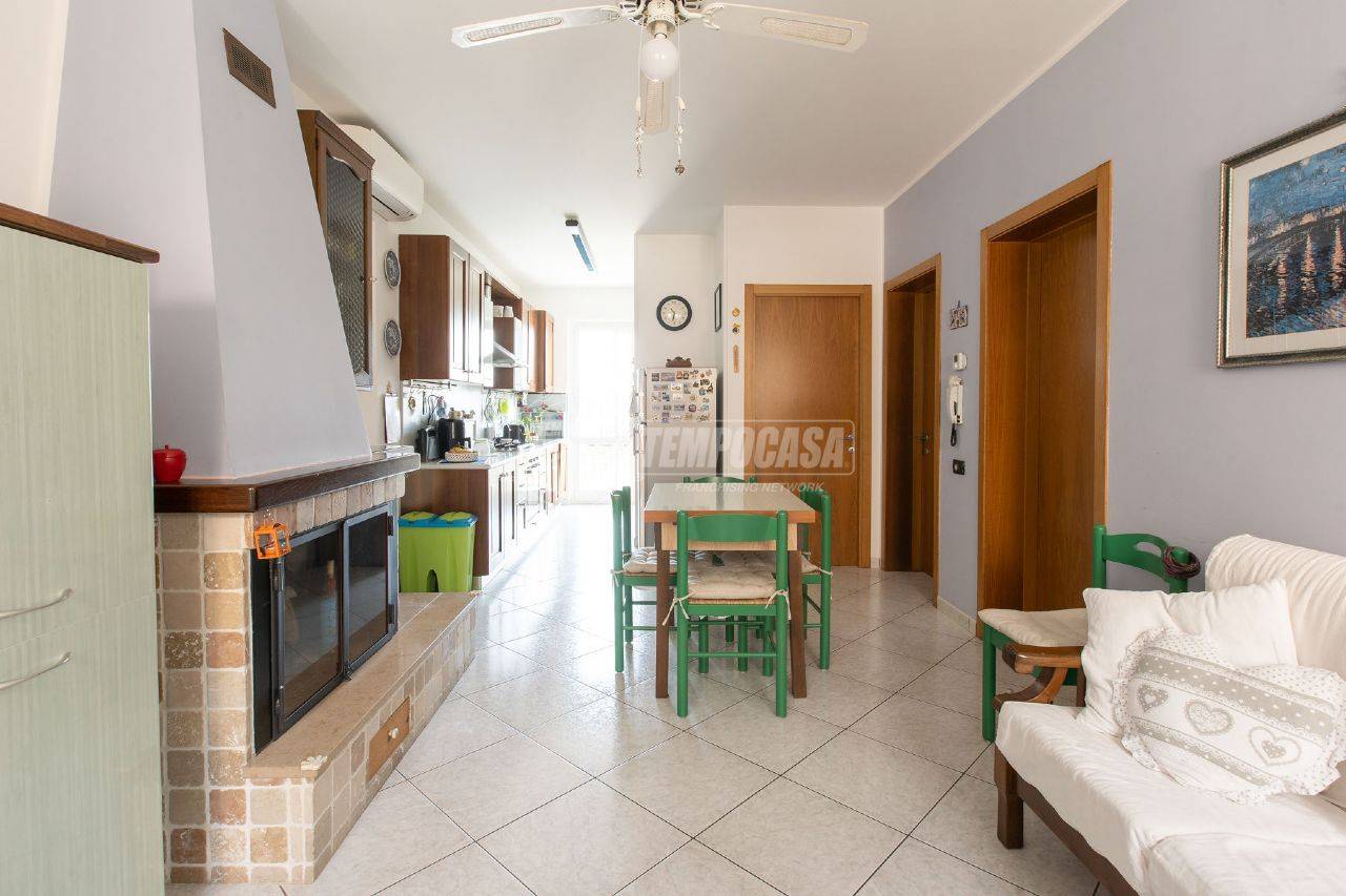 Trilocale ottimo stato, piano terra, Porto Potenza Picena, Potenza Picena