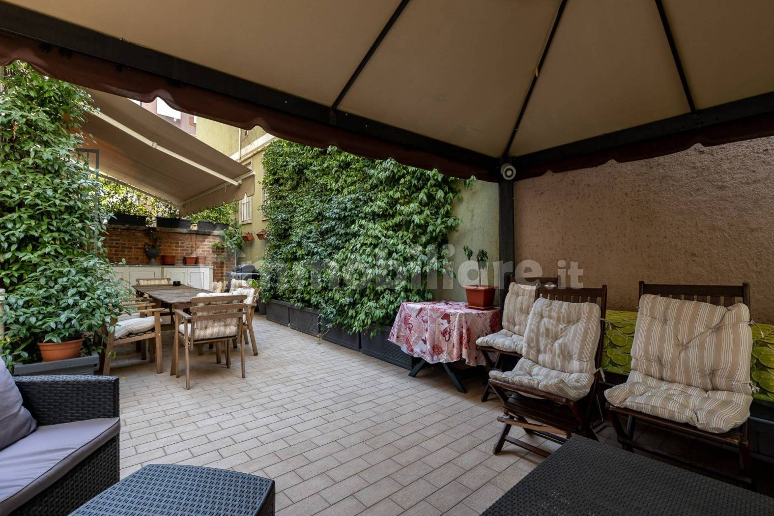 Quadrilocale via Olmetto 10, Carrobbio, Milano