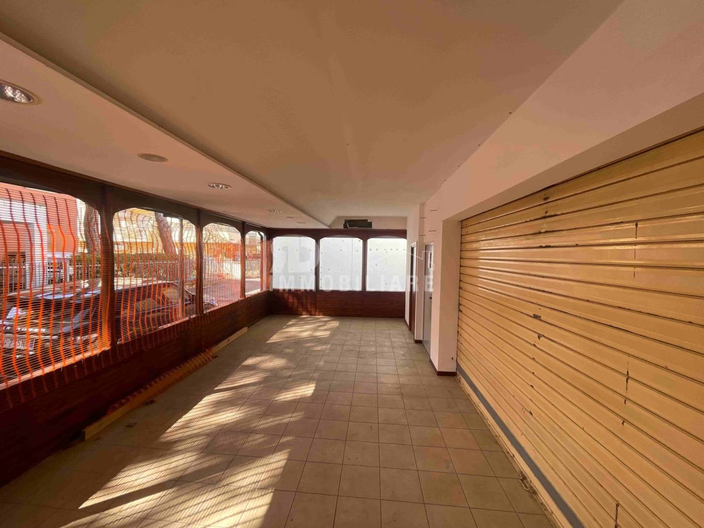 Locale commerciale in Vendita