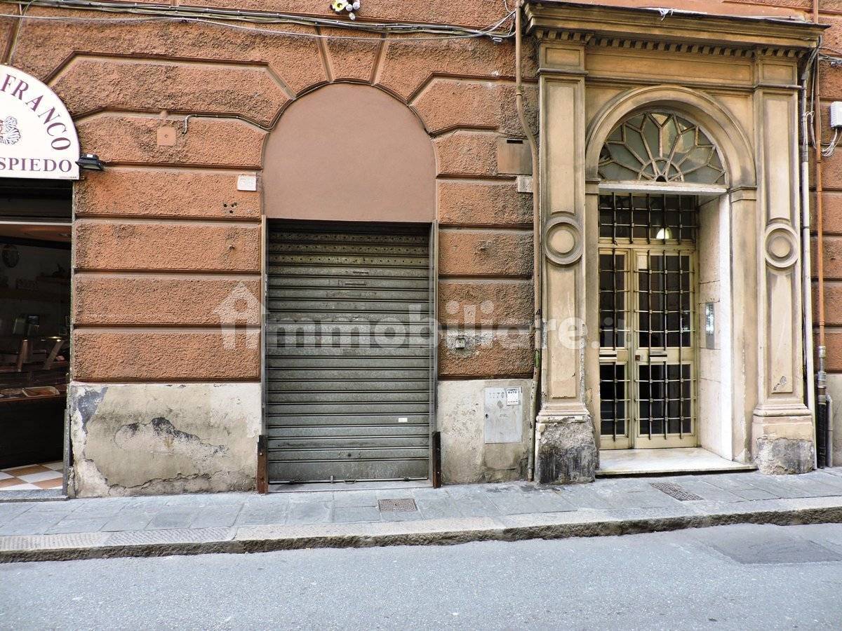 Locale commerciale in Vendita