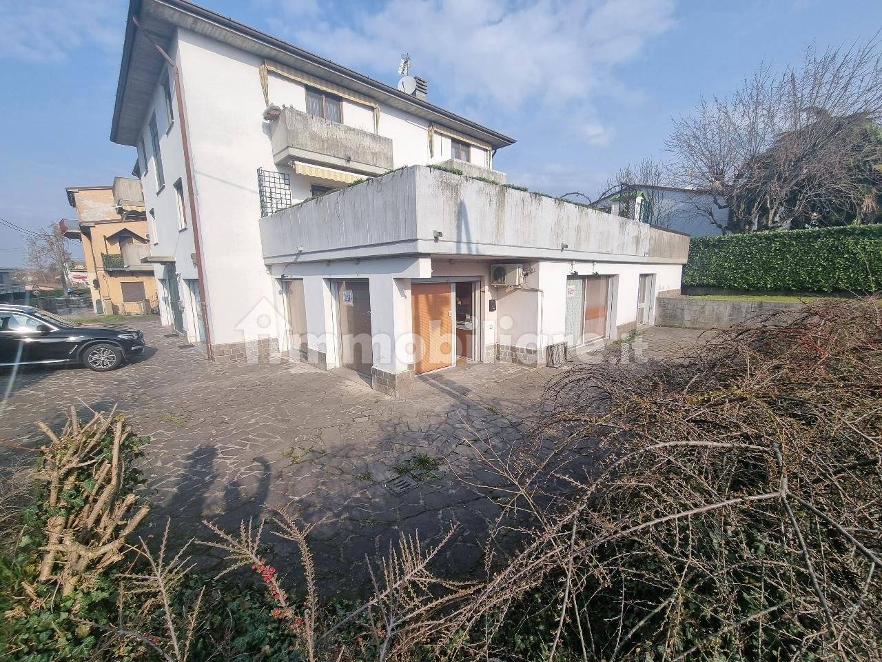 Locale commerciale in Vendita