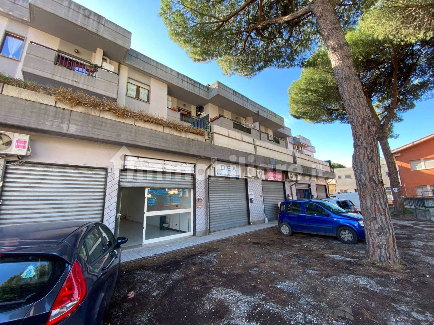 Locale commerciale in Vendita