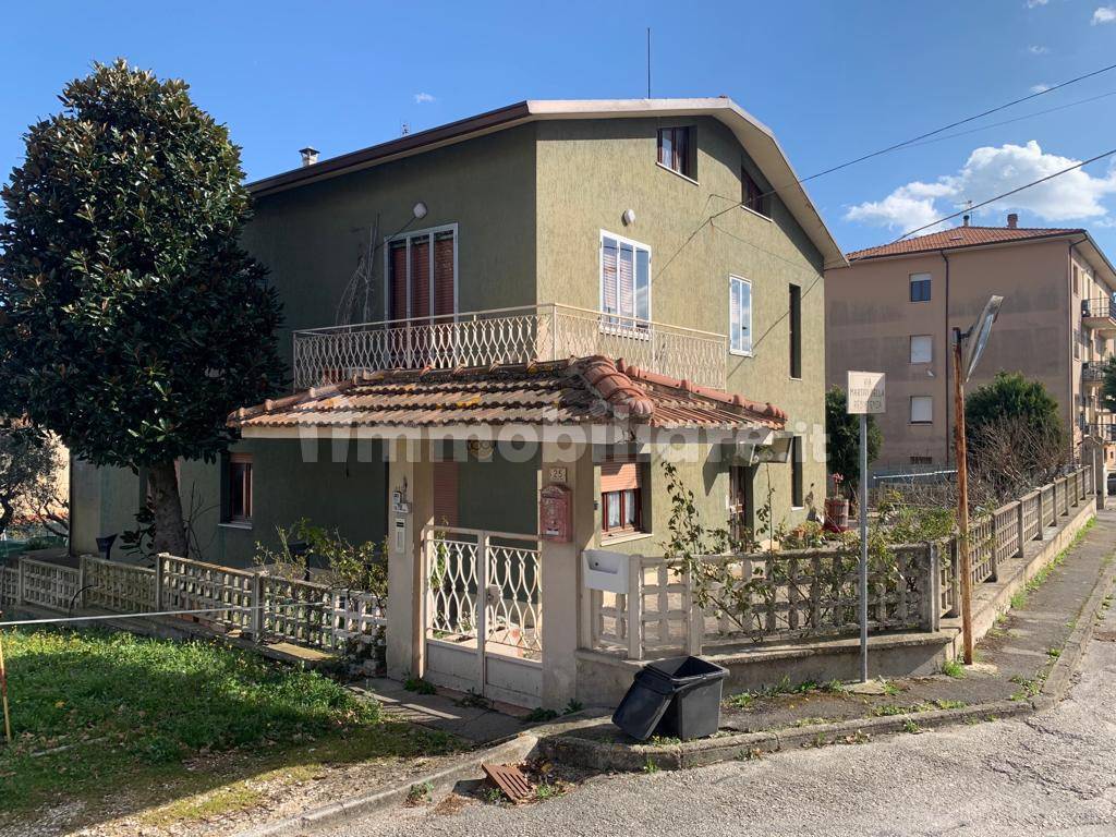 Appartamento via Martiri della Resistenza, Centro, Morro d'Alba