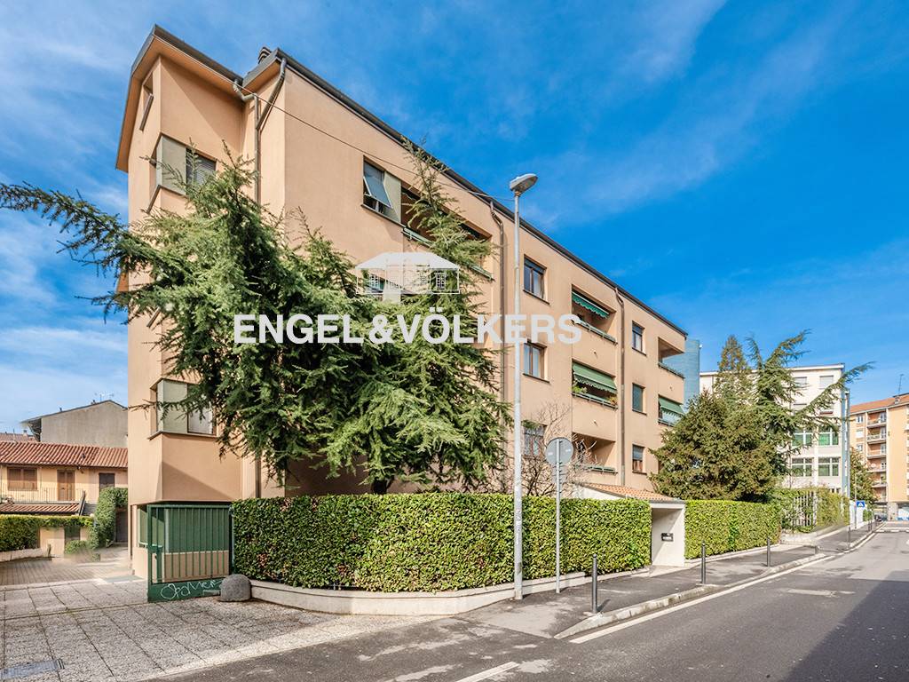 Quadrilocale via Enrico da Monza 3, Via Lecco - Via Bergamo, Monza