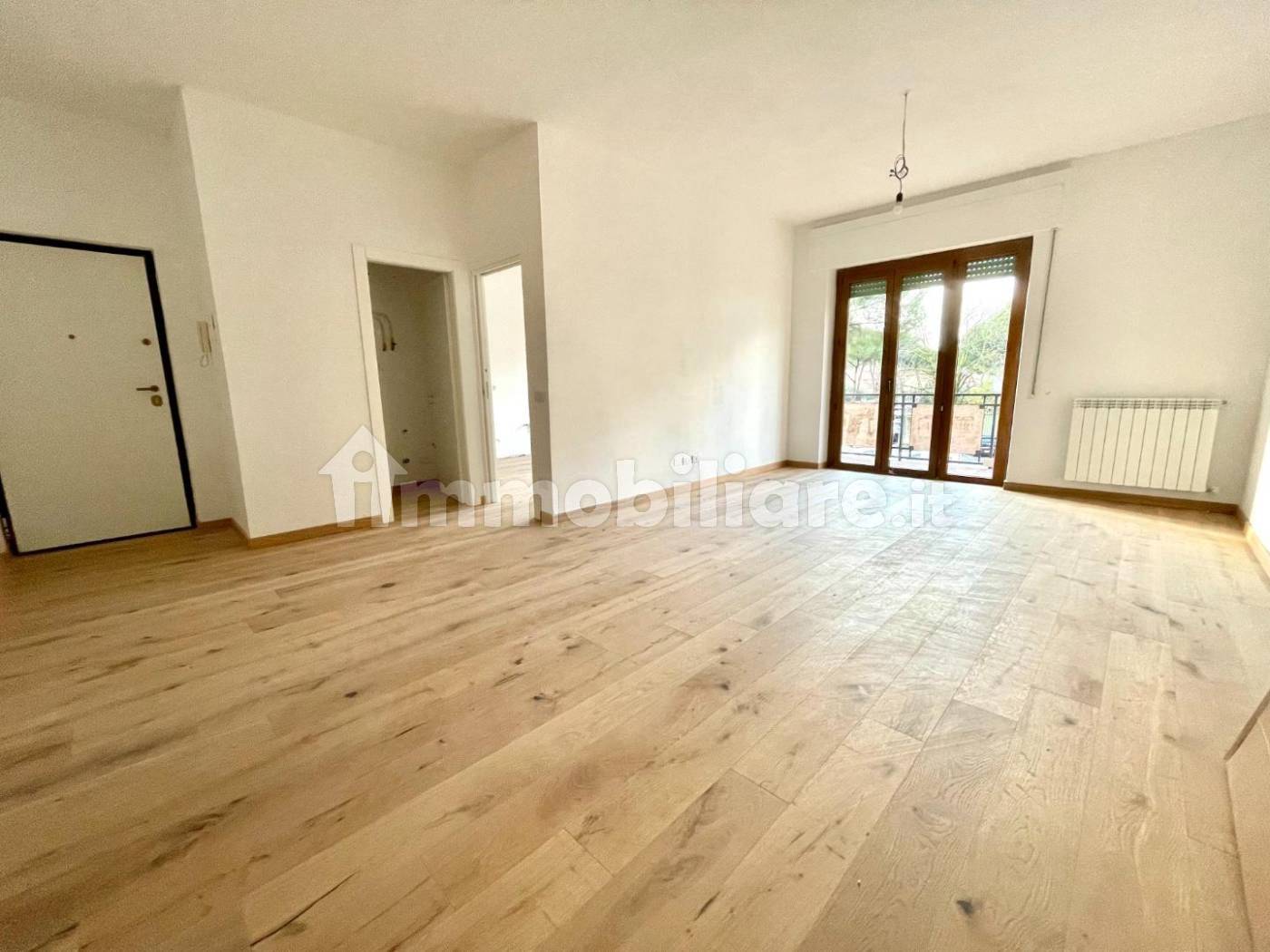 Trilocale nuovo, primo piano, Centro, Massa