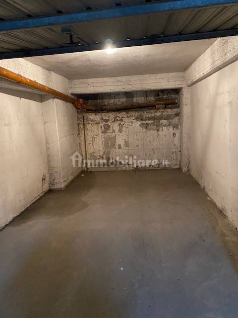 Garage - Box piazza Alfredo De Marsico, Avellino, Rif. 101615947 - Immobiliare.it