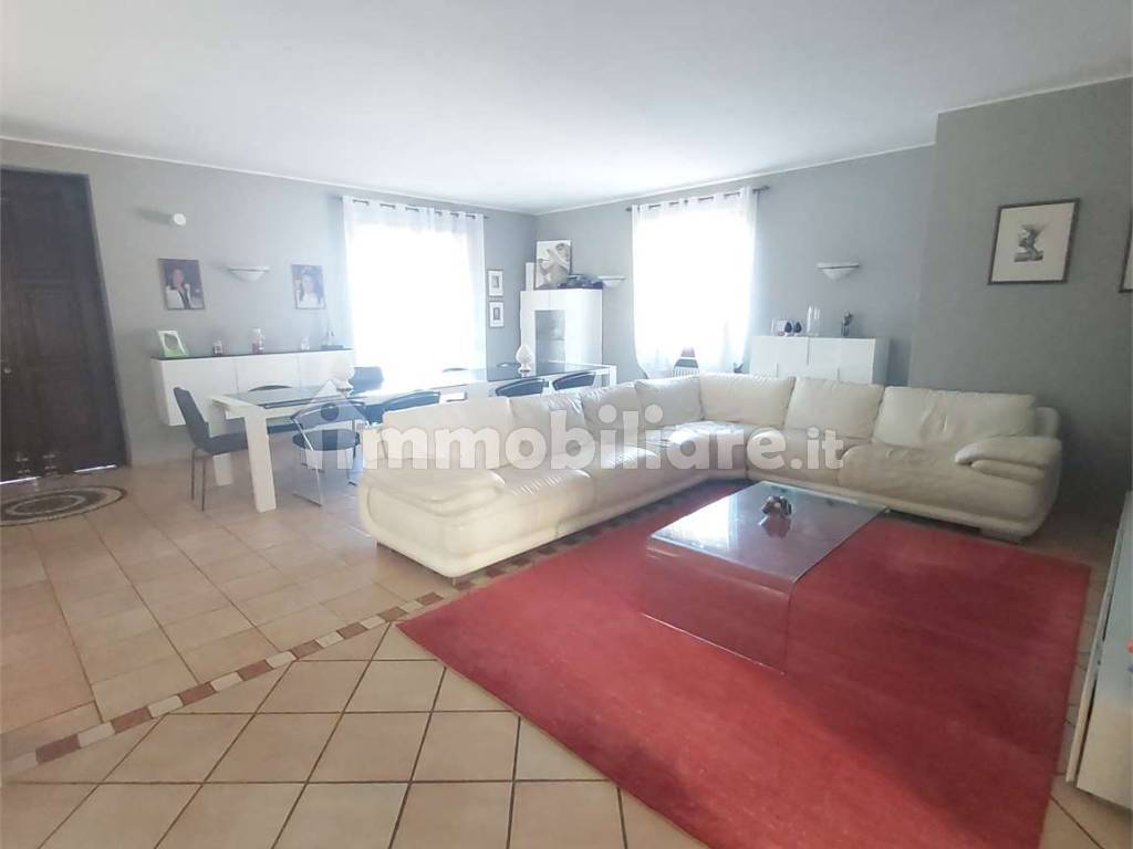 Vendita Villa unifamiliare in Strada Vecchia, 8 A Ziano Piacentino ...