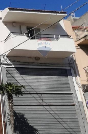 Locale commerciale in Vendita