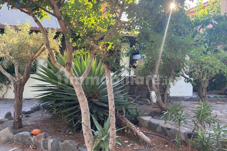 Trilocale via dei Villini, Lipari