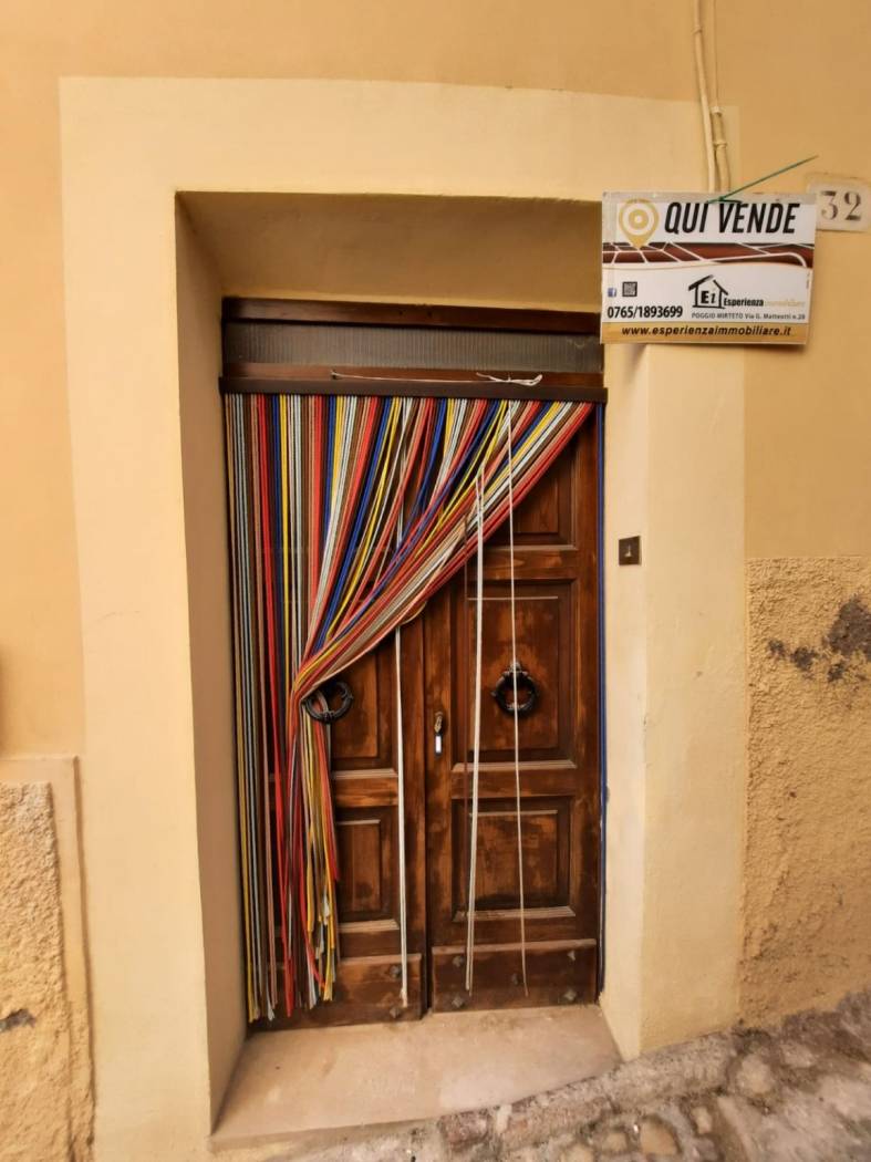 Trilocale via Giuseppe Garibaldi, Centro, Casperia