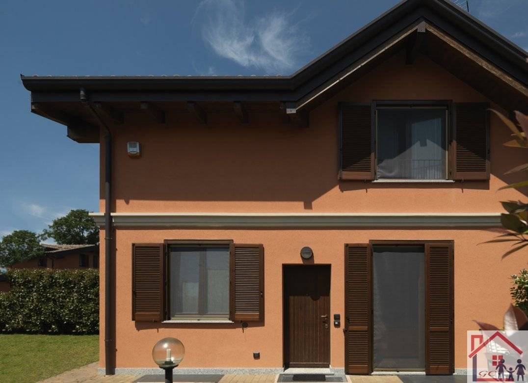 Bilocale via Salvatore Quasimodo, Centro, Guanzate