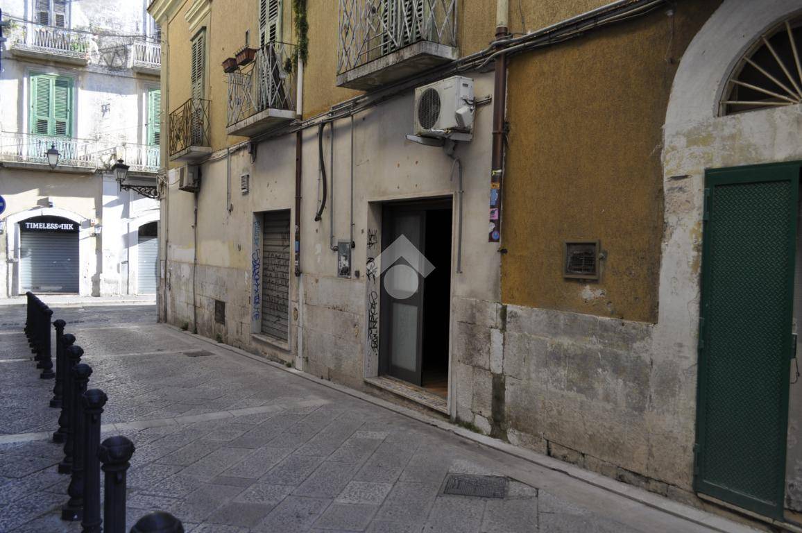 Locale commerciale in Vendita